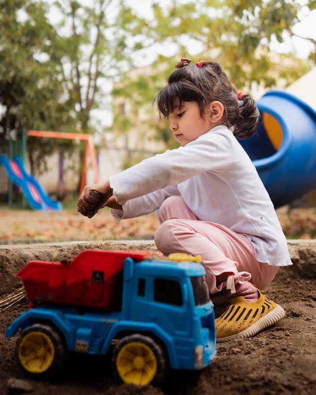 Charlie Smiles Toys - heart warming kids toy reviews by age and stage